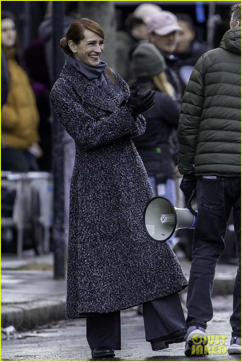 Julia Roberts Gets to Work Filming New Movie 'Panic Carefully' in London: Photo 5121590 | Julia ...