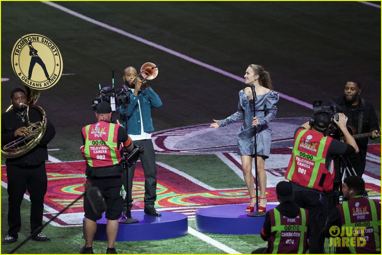 Lauren Daigle Belts Out 'America the Beautiful' With Trombone Shorty at ...