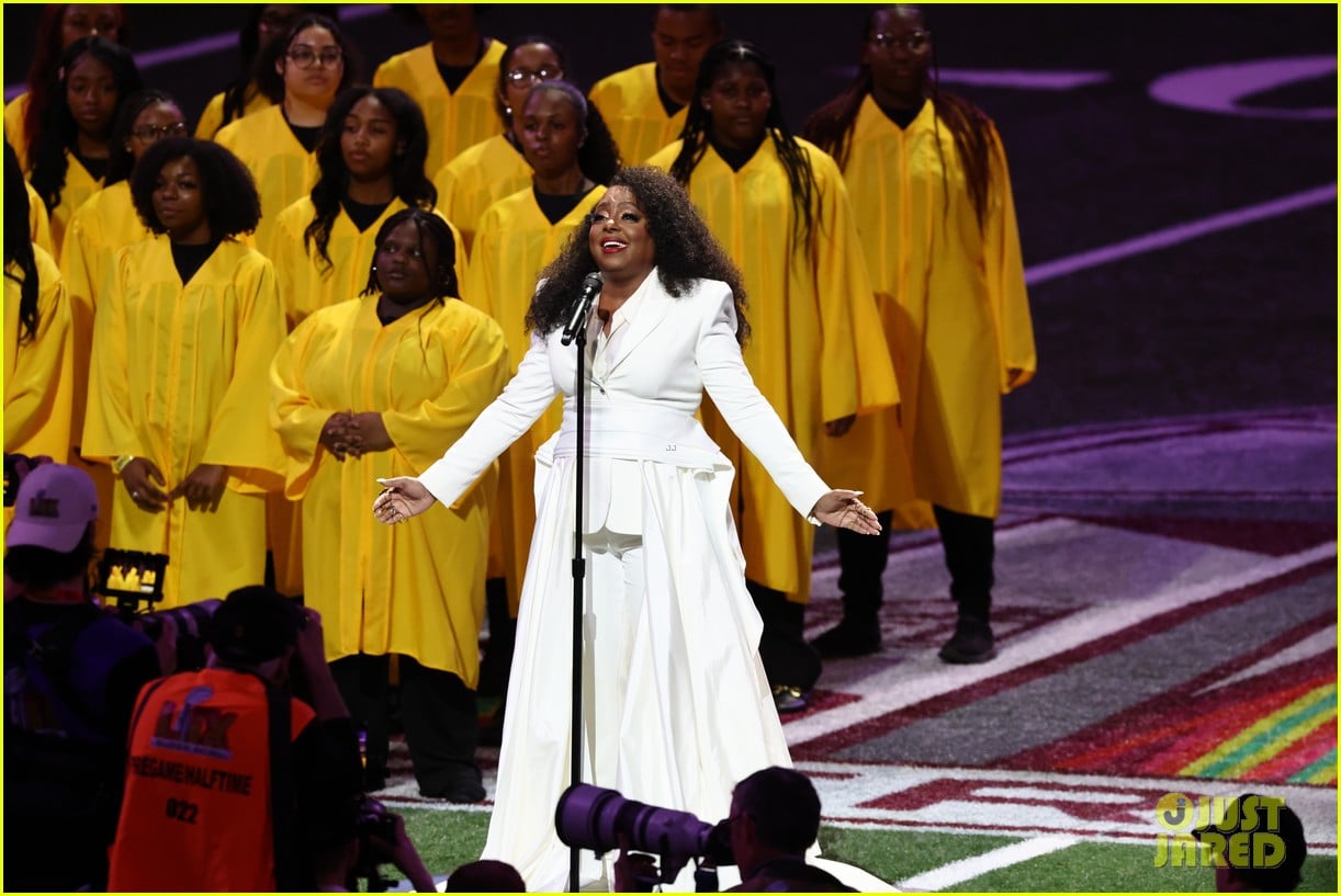 Ledisi Performs 'Lift Every Voice And Sing' During Super Bowl 2025 ...