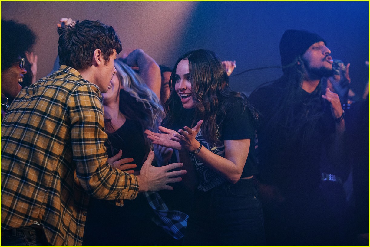 'The Life List': Sofia Carson Stars in Netflix Movie - Watch the ...