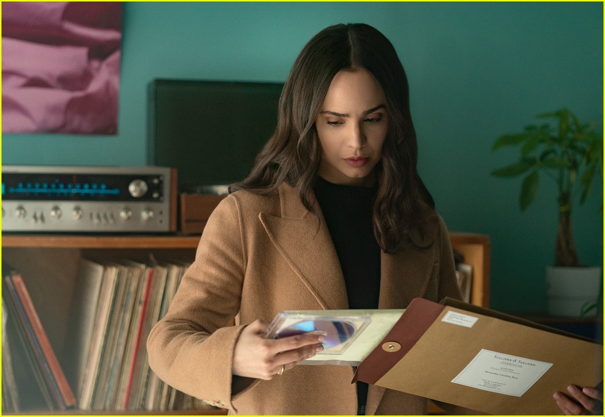 'The Life List': Sofia Carson Stars in Netflix Movie - Watch the ...