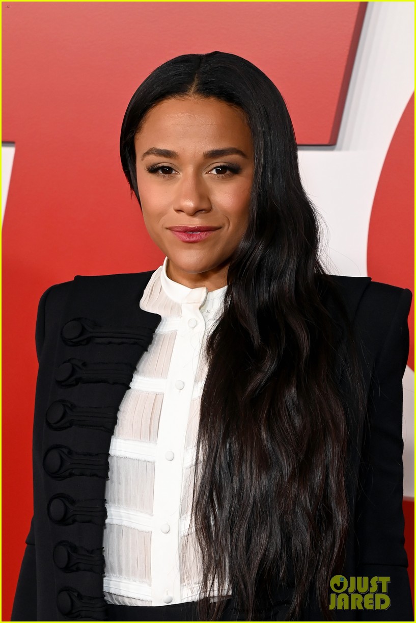 Oscar Winners Ke Huy Quan & Ariana DeBose Premiere Their New Film 'Love Hurts' After His Hand ...