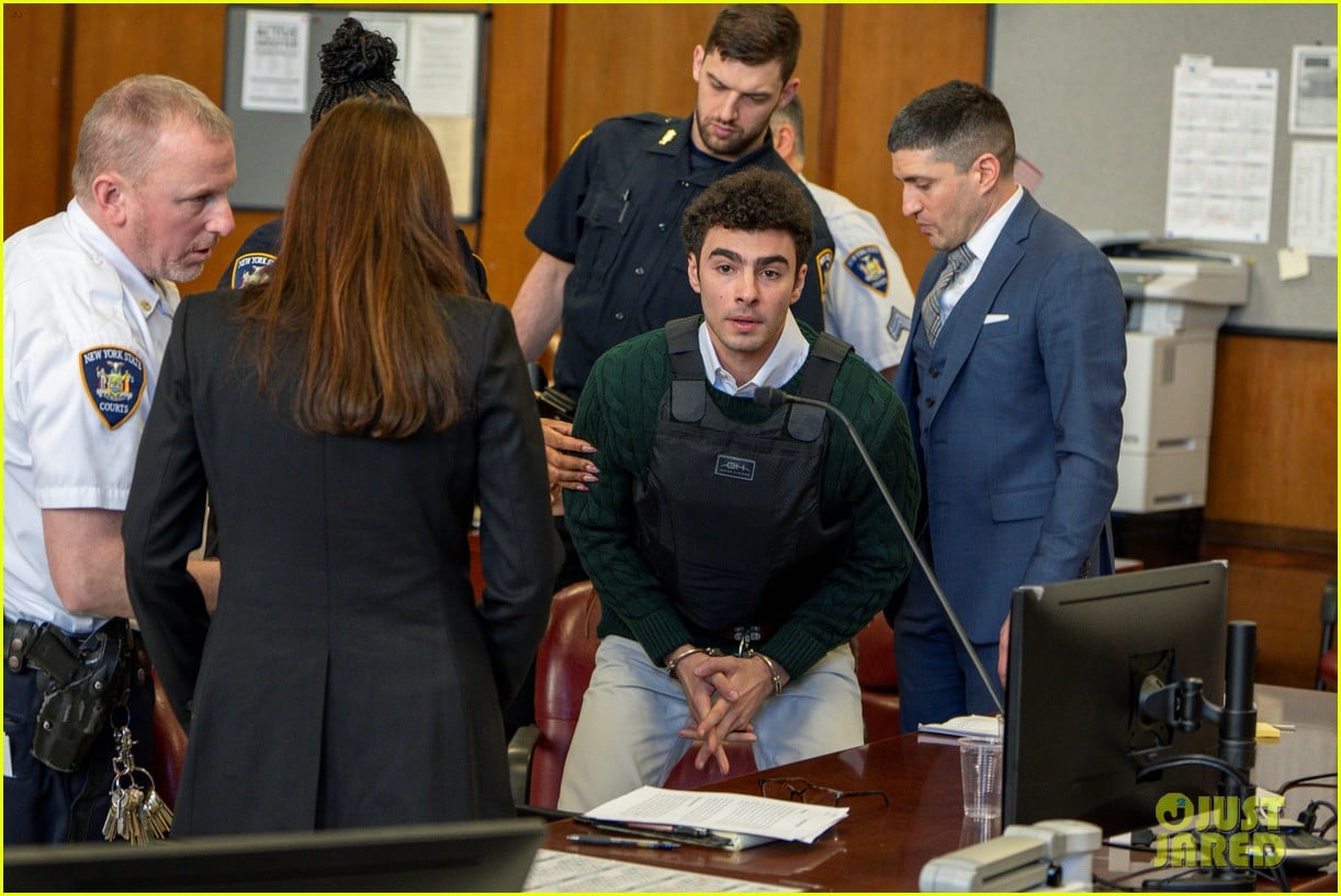 Luigi Mangione Wears Bulletproof Vest for Court Appearance as Lawyer Complains About Actors ...