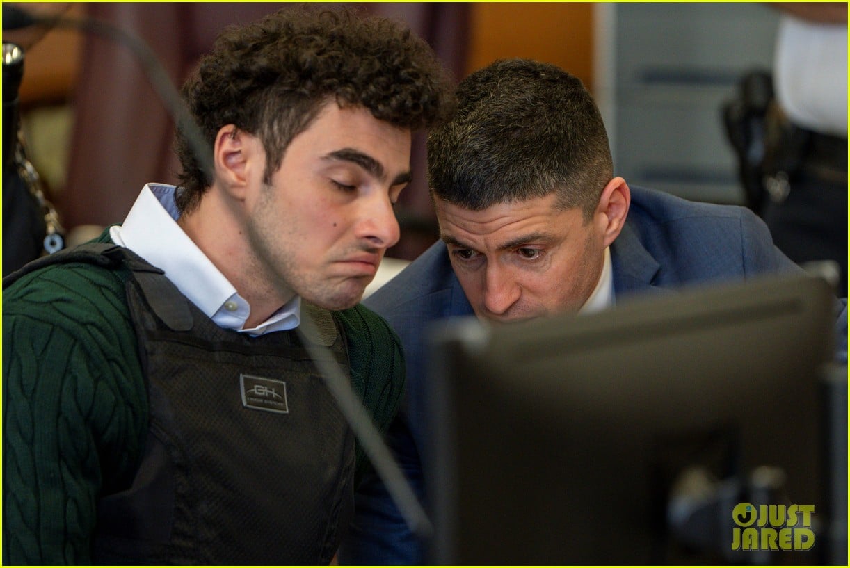 Luigi Mangione Wears Bulletproof Vest for Court Appearance as Lawyer ...