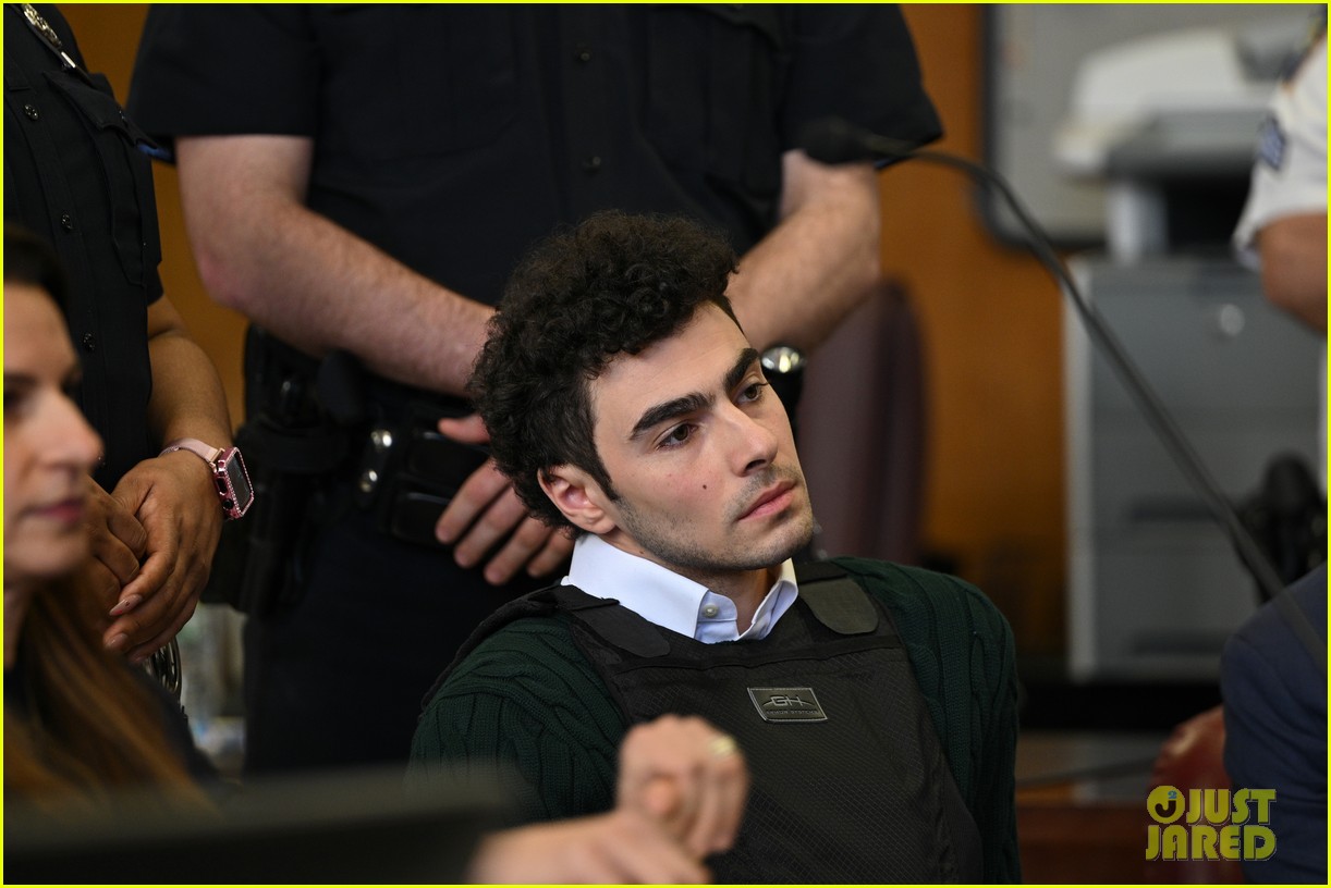 Luigi Mangione Wears Bulletproof Vest for Court Appearance as Lawyer Complains About Actors ...