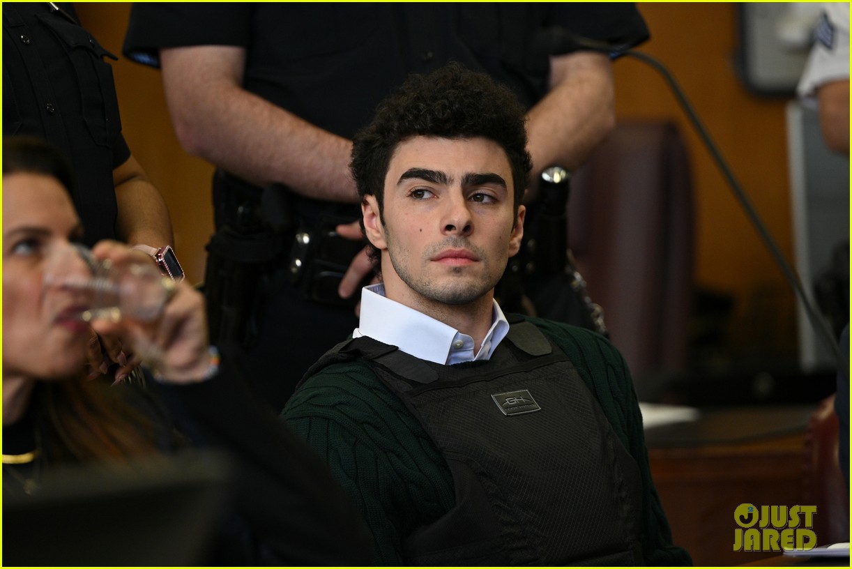 Luigi Mangione Wears Bulletproof Vest for Court Appearance as Lawyer Complains About Actors ...