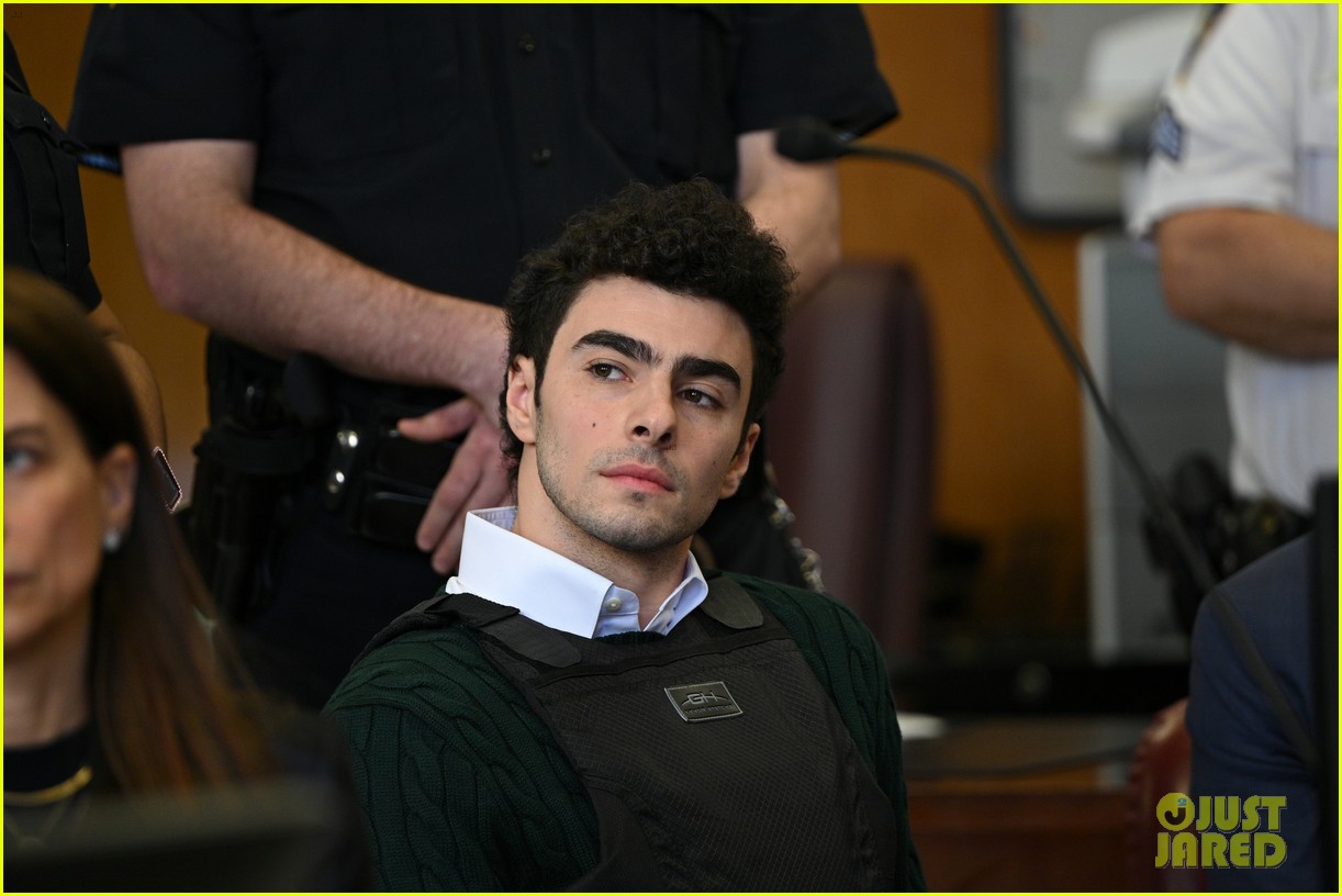 Luigi Mangione Wears Bulletproof Vest for Court Appearance as Lawyer Complains About Actors ...