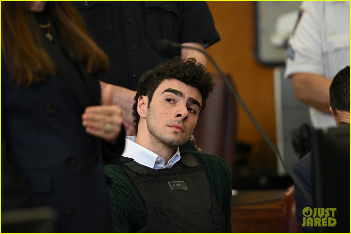 Luigi Mangione Wears Bulletproof Vest for Court Appearance as Lawyer Complains About Actors ...