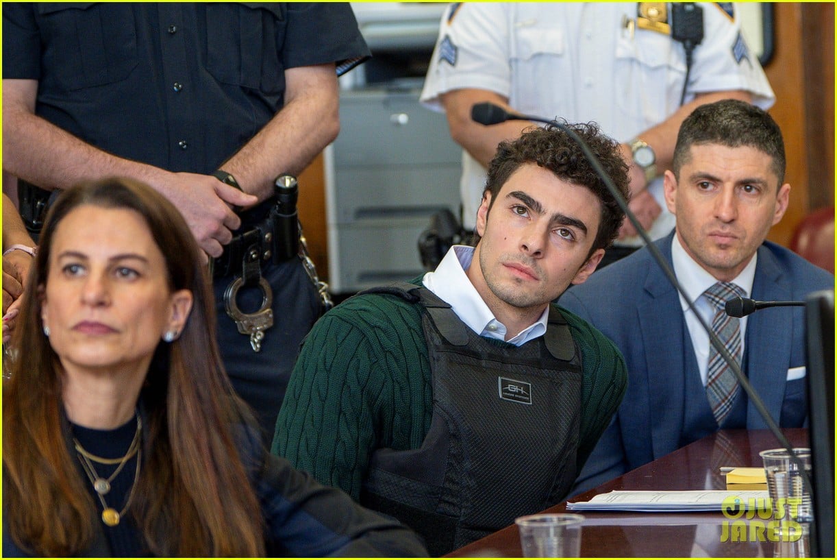 Luigi Mangione Wears Bulletproof Vest for Court Appearance as Lawyer Complains About Actors ...