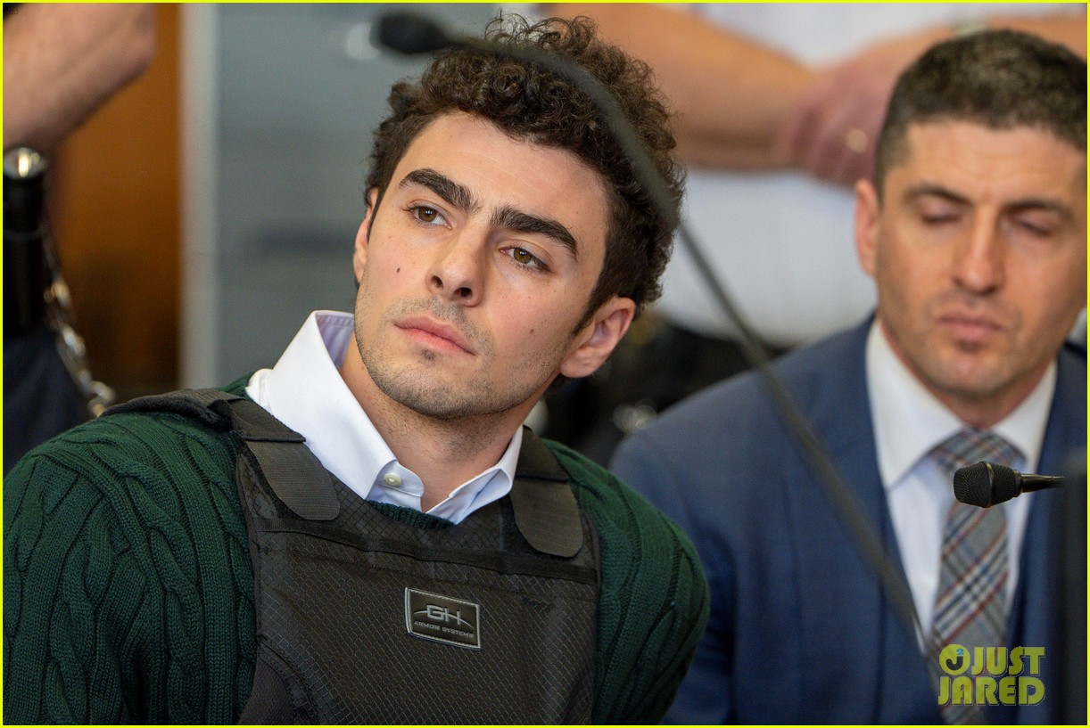 Luigi Mangione Wears Bulletproof Vest for Court Appearance as Lawyer Complains About Actors ...