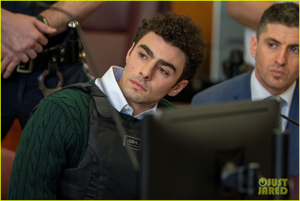 Luigi Mangione Wears Bulletproof Vest for Court Appearance as Lawyer Complains About Actors ...