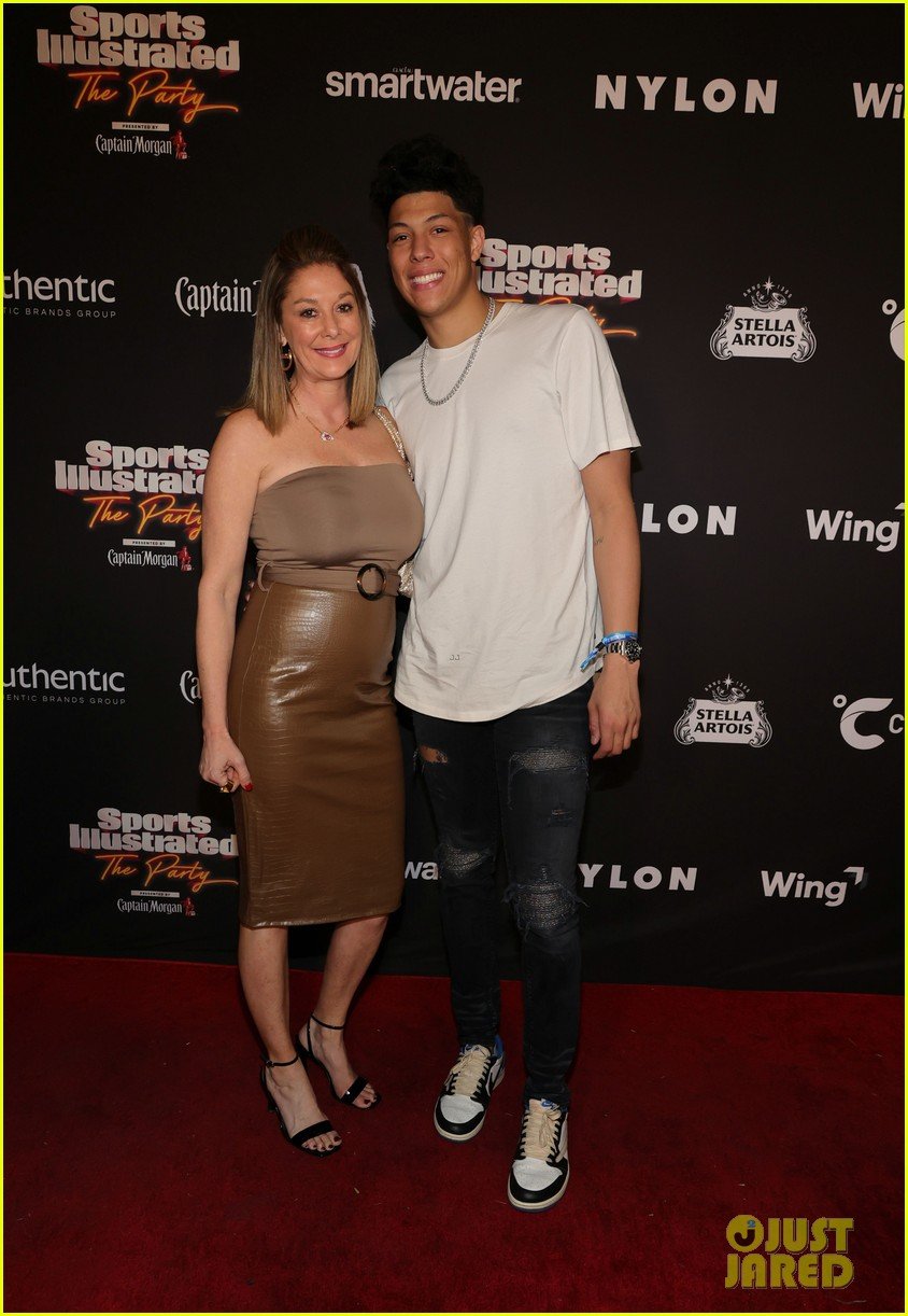 Who Are Patrick Mahomes' Mom, Dad & Brother? Meet Randi, Pat Sr ...