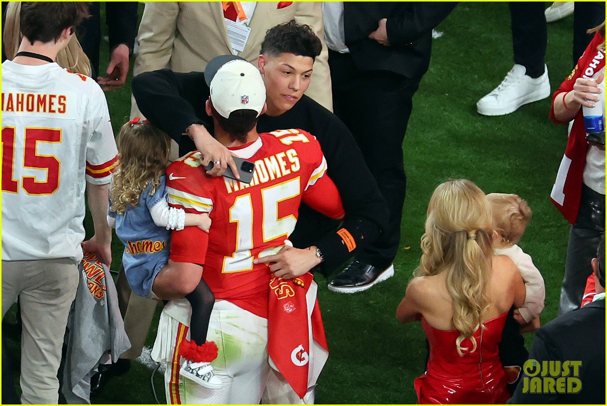 Who Are Patrick Mahomes' Mom, Dad & Brother? Meet Randi, Pat Sr. & Jackson Mahomes (Photos ...