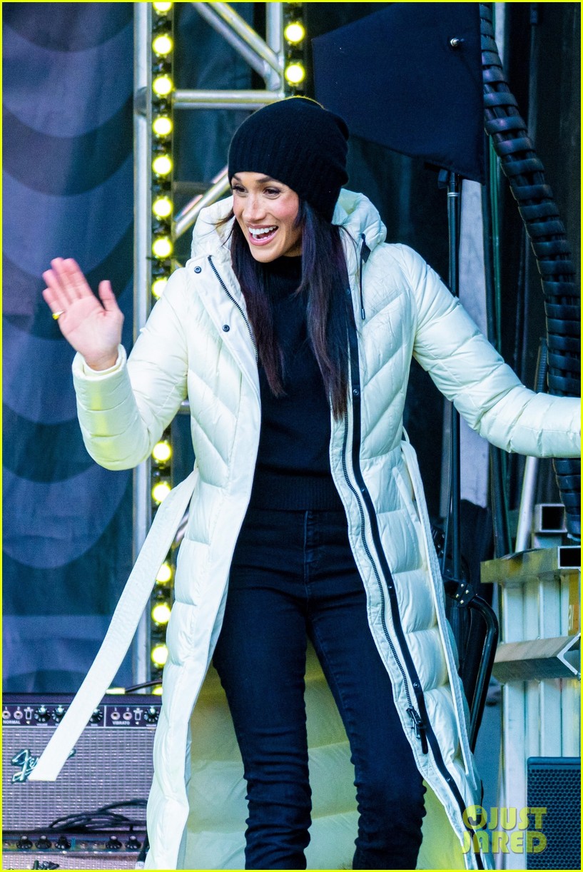 Meghan Markle's Winter Coat from Mackage Is Available to Buy Right Now ...