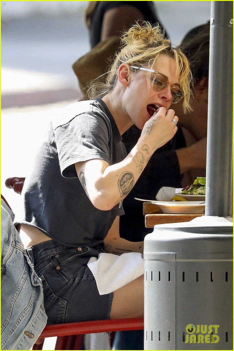 Kristen Stewart & Fiancée Dylan Meyer Step Out for Lunch Date in L.A ...