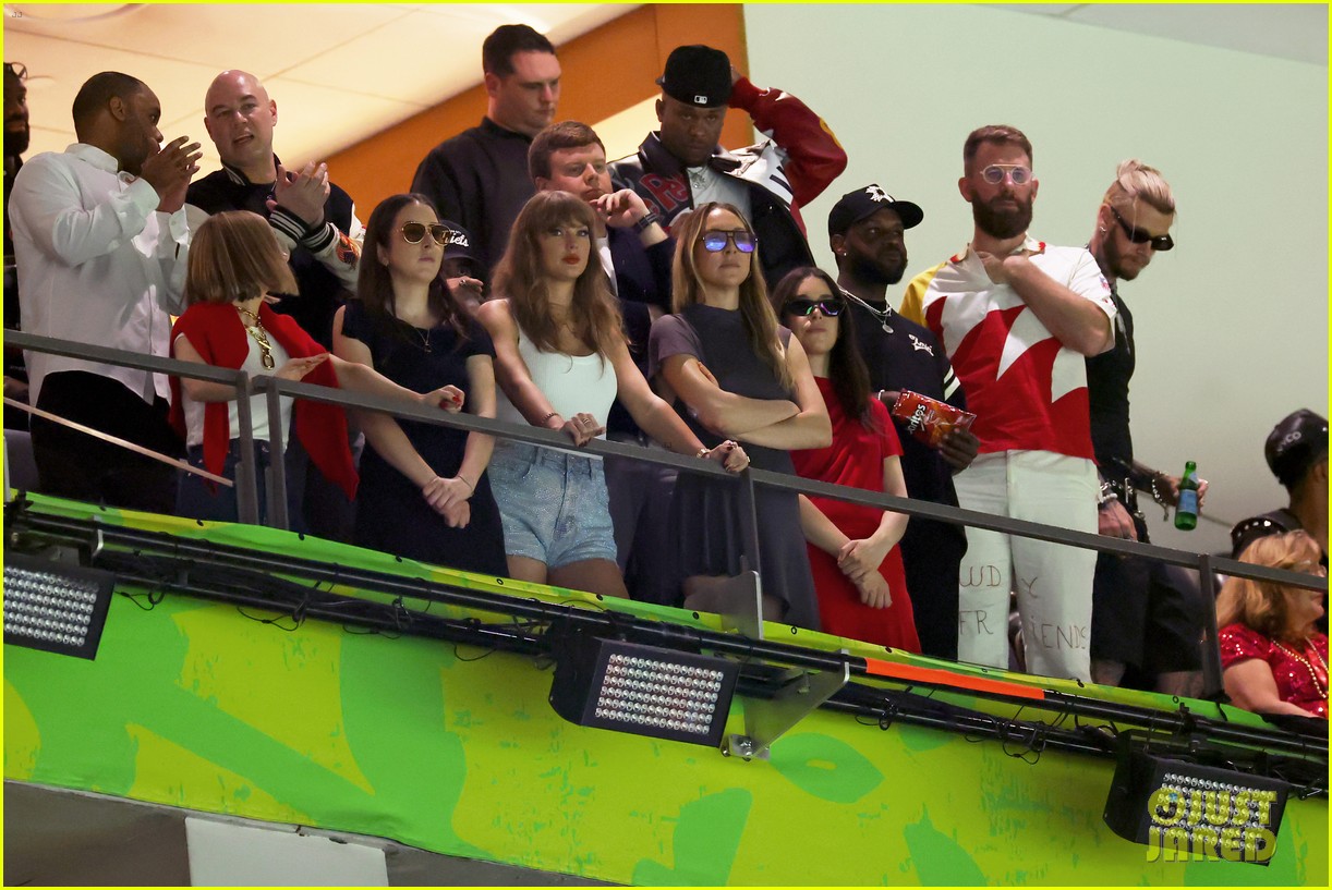 Machine Gun Kelly Spotted in Taylor Swift's Suite at Super Bowl 2025 ...