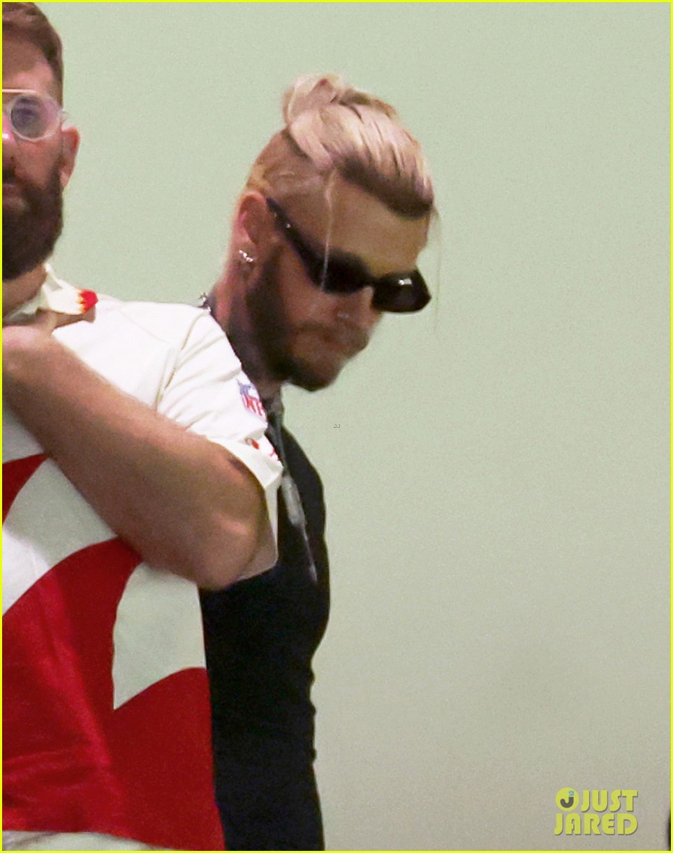 Machine Gun Kelly Spotted in Taylor Swift's Suite at Super Bowl 2025 ...