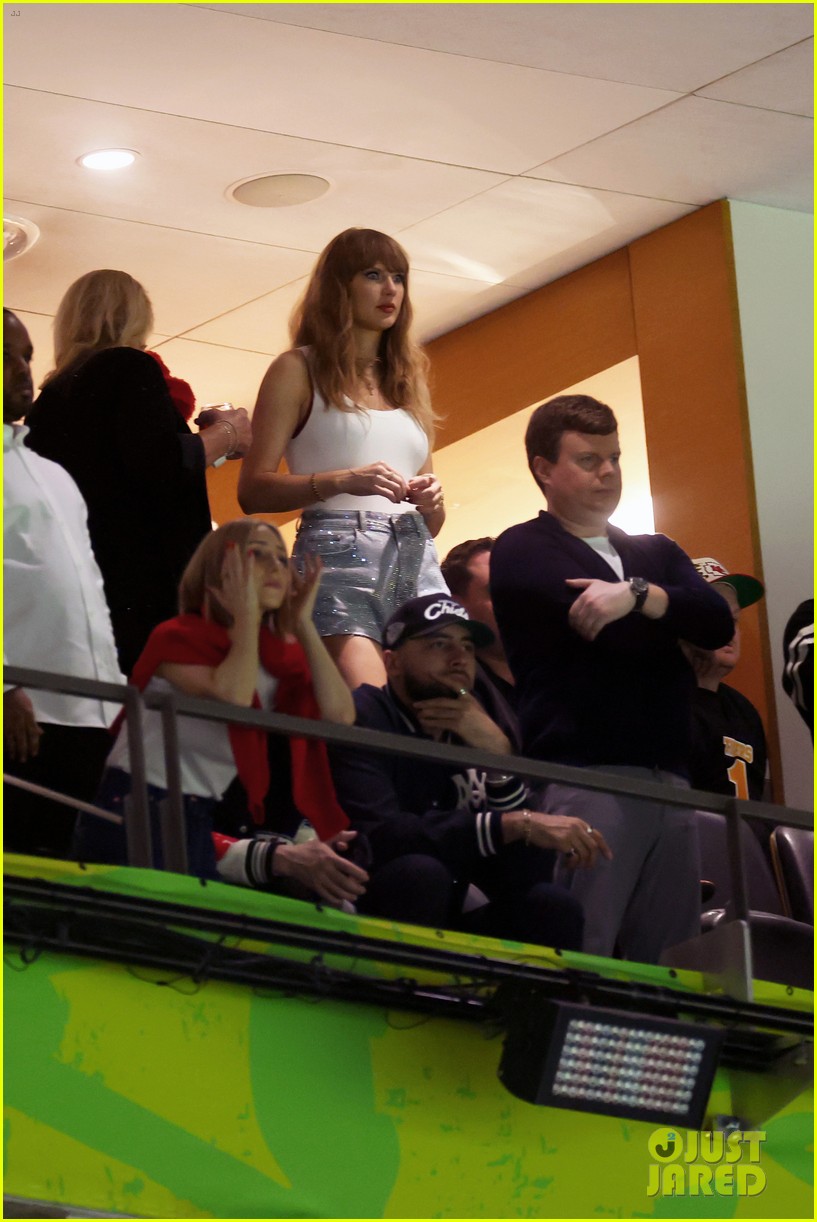 Machine Gun Kelly Spotted in Taylor Swift's Suite at Super Bowl 2025 ...