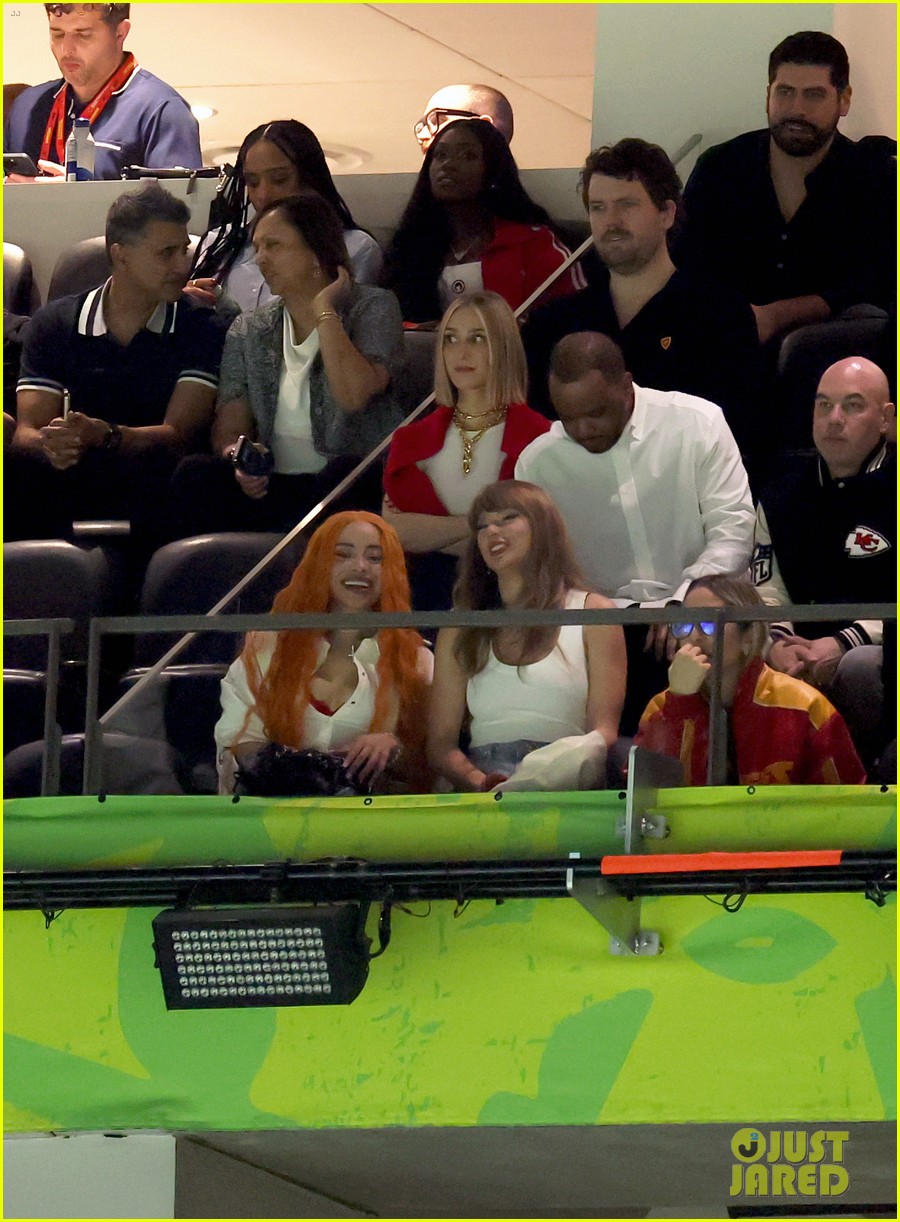 Machine Gun Kelly Spotted in Taylor Swift's Suite at Super Bowl 2025 ...