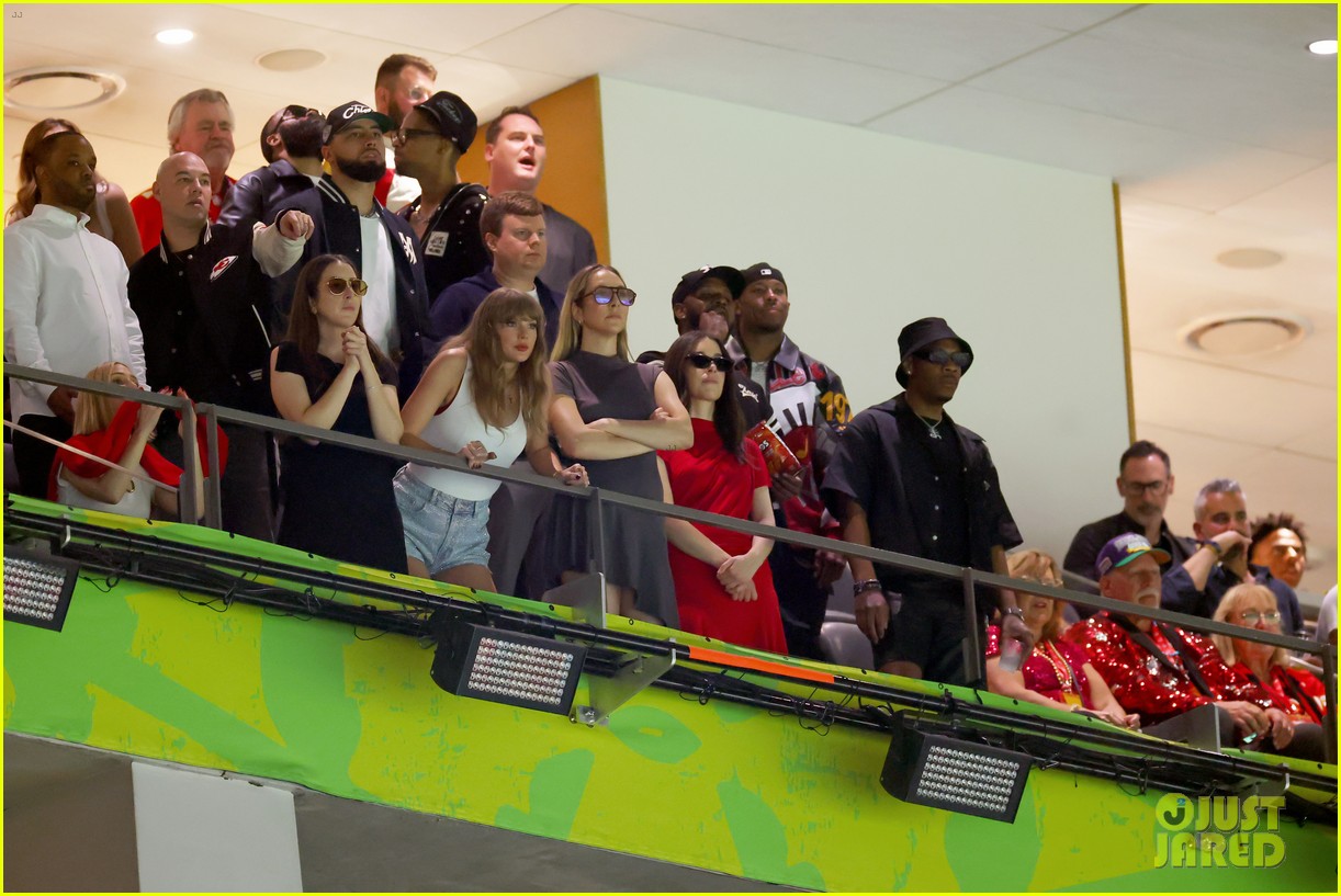 Machine Gun Kelly Spotted in Taylor Swift's Suite at Super Bowl 2025 ...