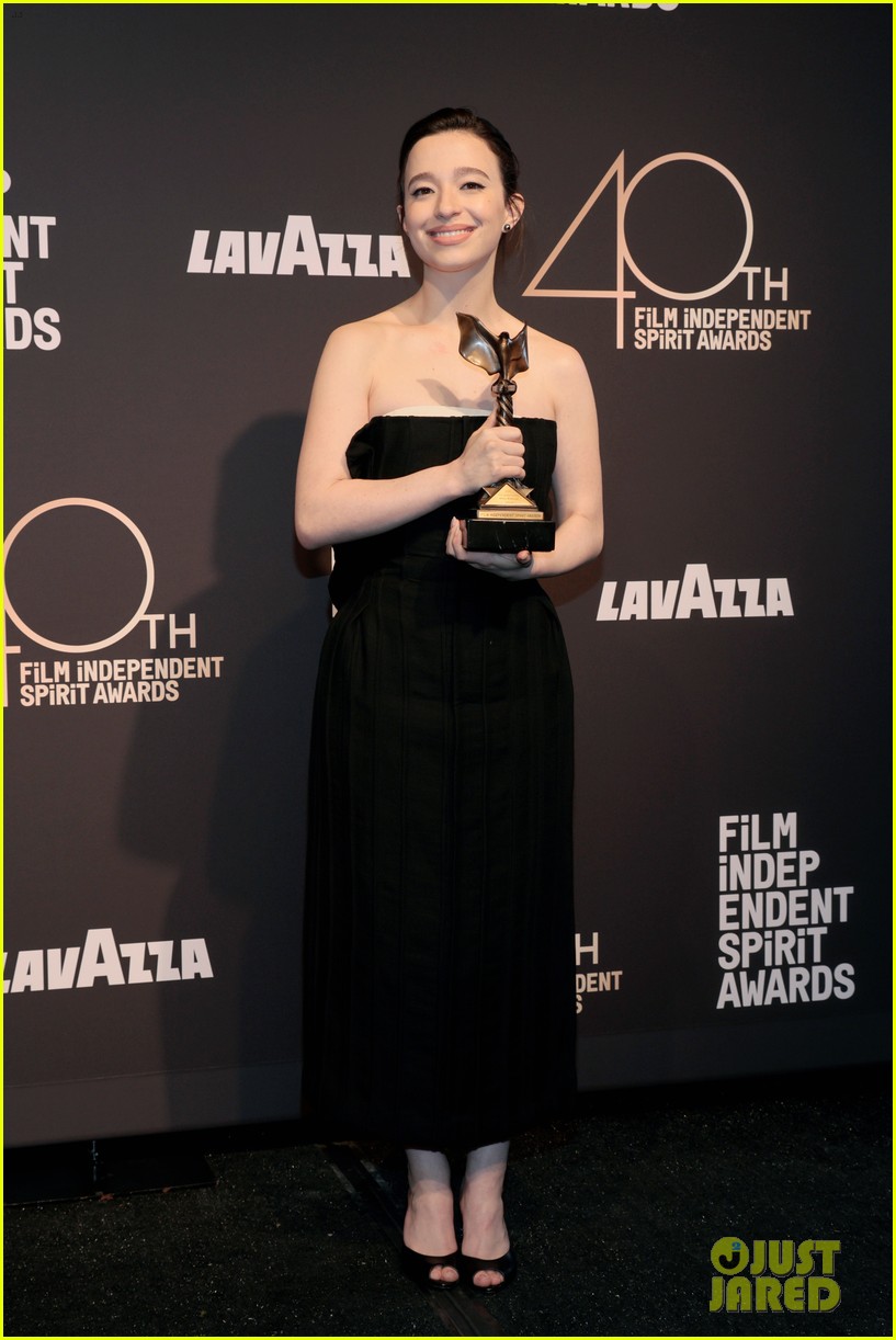 Mikey Madison Earns Another Best Lead Performance Prize at Spirit ...