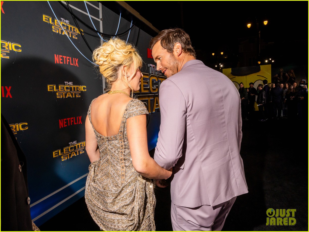 Chris Pratt Gets Wife Katherine's Support at 'The Electric State ...