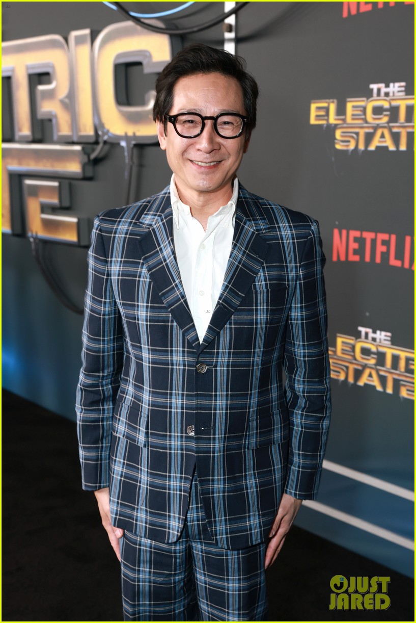 Chris Pratt Gets Wife Katherine's Support at 'The Electric State ...