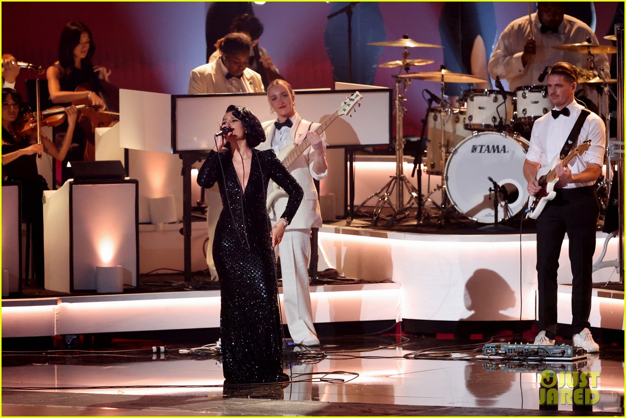 Raye Delivers Show-Stopping 'Oscar Winning Tears' Performance at Oscars ...