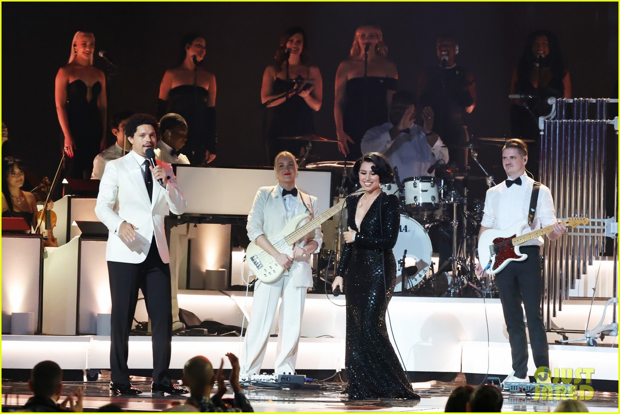 Raye Delivers Show-Stopping 'Oscar Winning Tears' Performance at Oscars ...