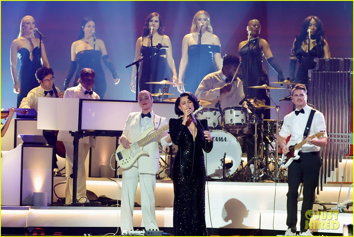 Raye Delivers Show-Stopping 'Oscar Winning Tears' Performance at Oscars ...