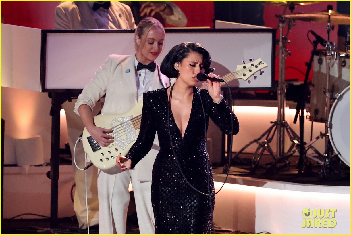 Raye Delivers Show-Stopping 'Oscar Winning Tears' Performance at Oscars ...