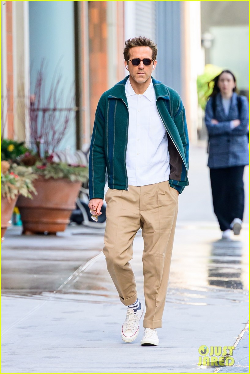 Why Ryan Reynolds' Aviation Gin Isn't Featured in 'A Simple Favor' Sequel: Photo 5129412 | Anna ...