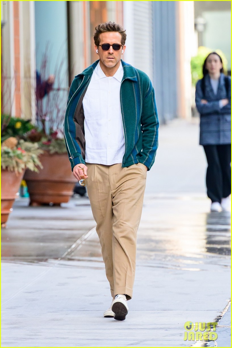 Why Ryan Reynolds' Aviation Gin Isn't Featured in 'A Simple Favor' Sequel: Photo 5129414 | Anna ...