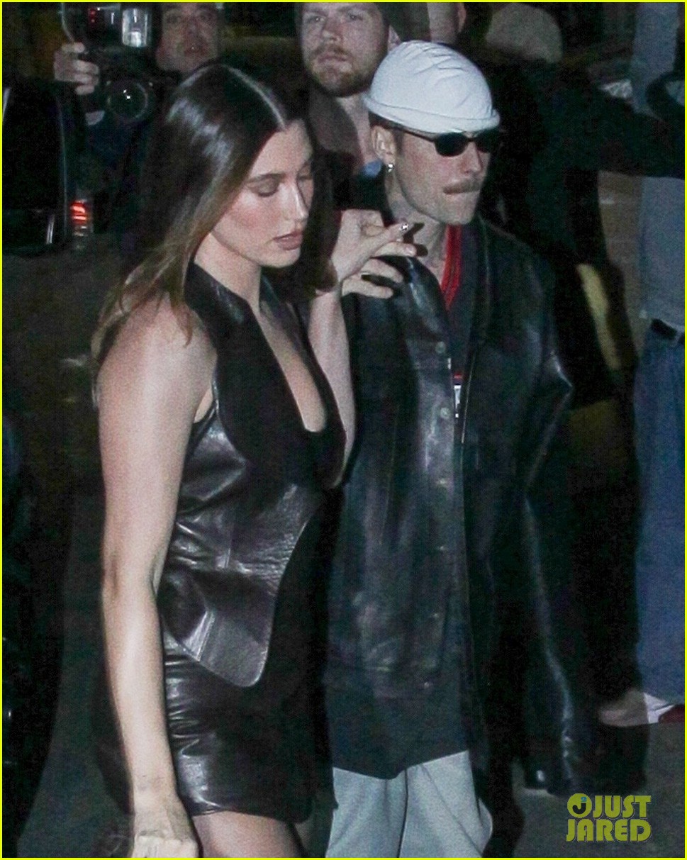 Hailey Bieber Gets Support from Husband Justin Bieber at Rhode Pop-Up ...