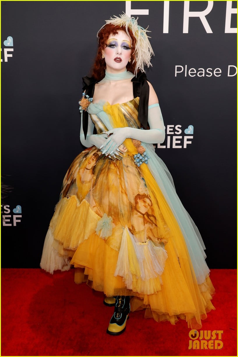 Chappell Roan Arrives for Very First Grammys, Wears Degas-Inspired Look ...