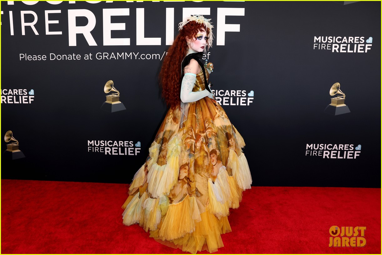 Chappell Roan Arrives for Very First Grammys, Wears Degas-Inspired Look ...