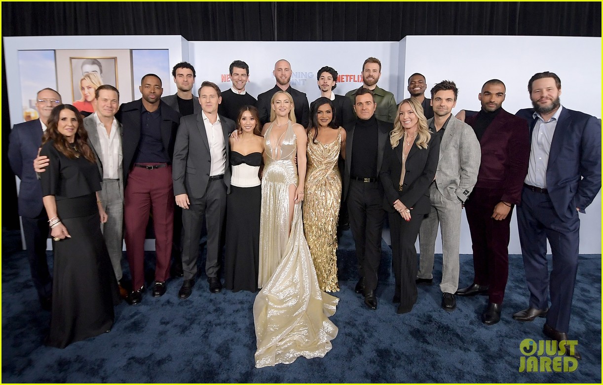 Kate Hudson & Mindy Kaling Go Gorgeous in Gold for 'Running Point ...