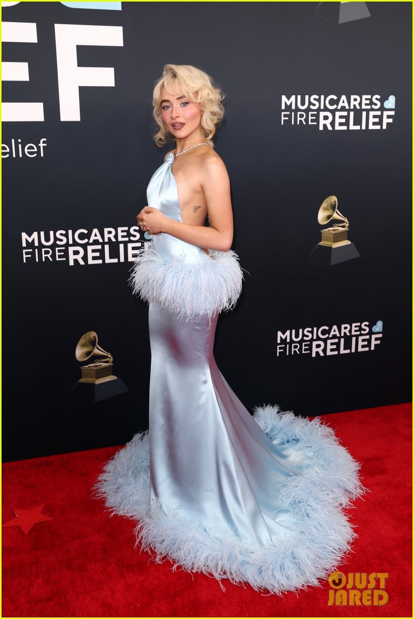 Sabrina Carpenter is a Powder Blue Princess at Grammys 2025: Photo ...
