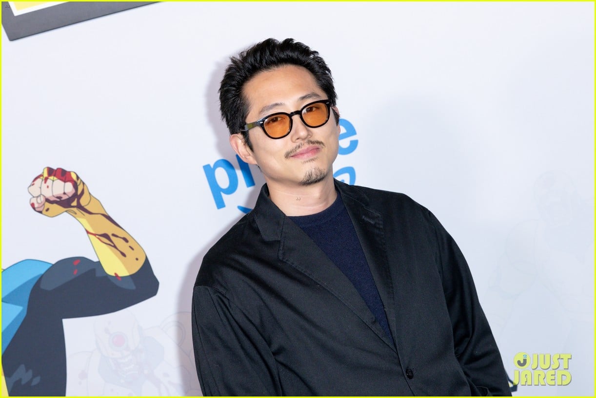 Sandra Oh & Steven Yeun Share Hug at 'Invincible' Season 3 Premiere ...