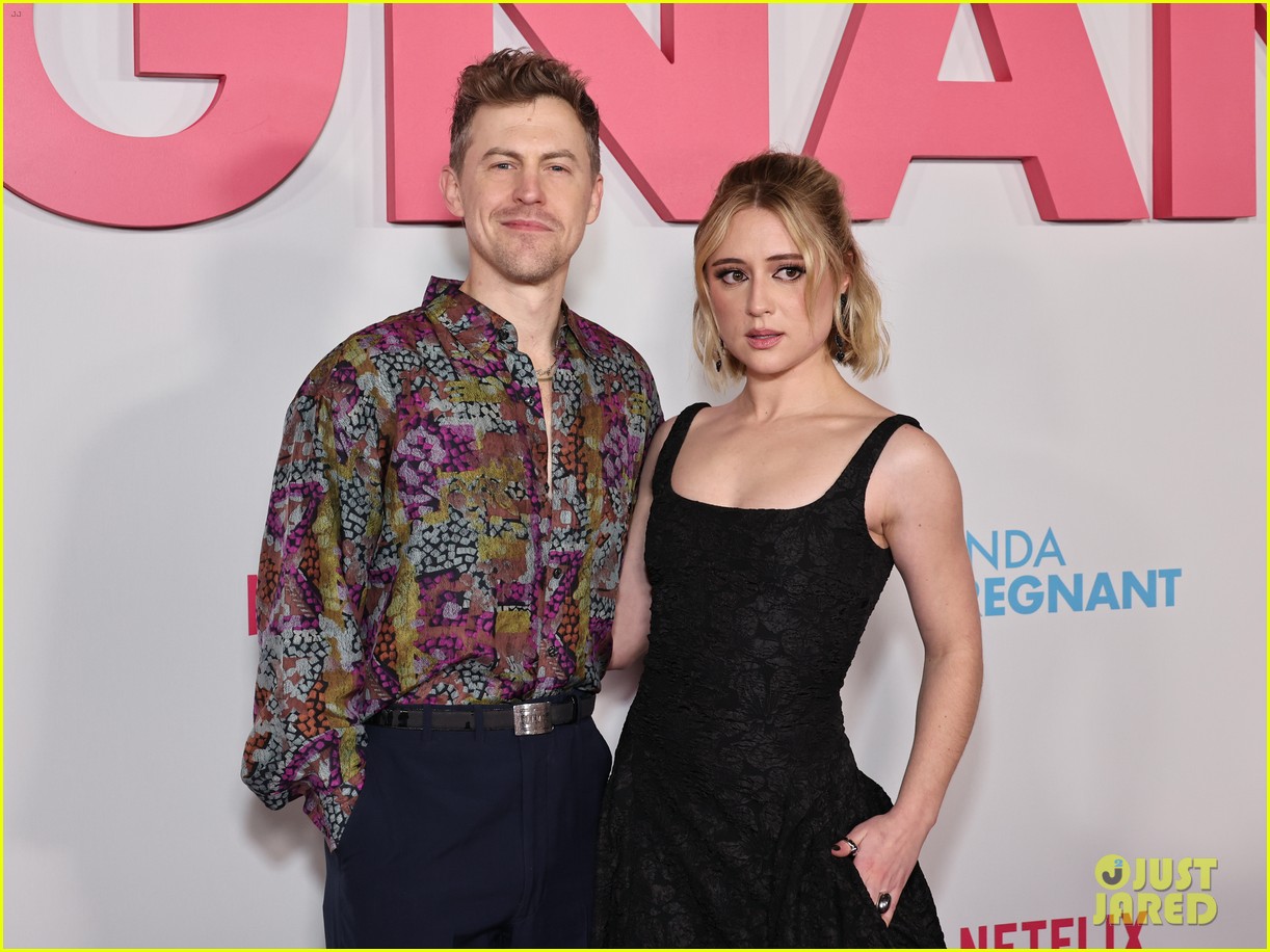 Amy Schumer Attends 'Kinda Pregnant' Red Carpet Premiere with Will ...