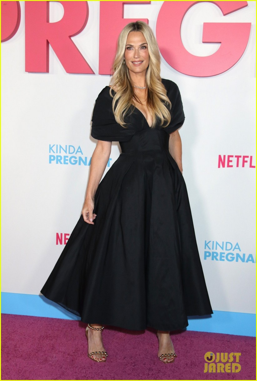 Amy Schumer Attends 'Kinda Pregnant' Red Carpet Premiere with Will ...