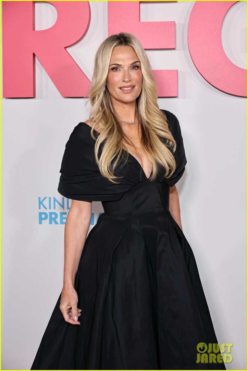 Amy Schumer Attends 'Kinda Pregnant' Red Carpet Premiere with Will ...