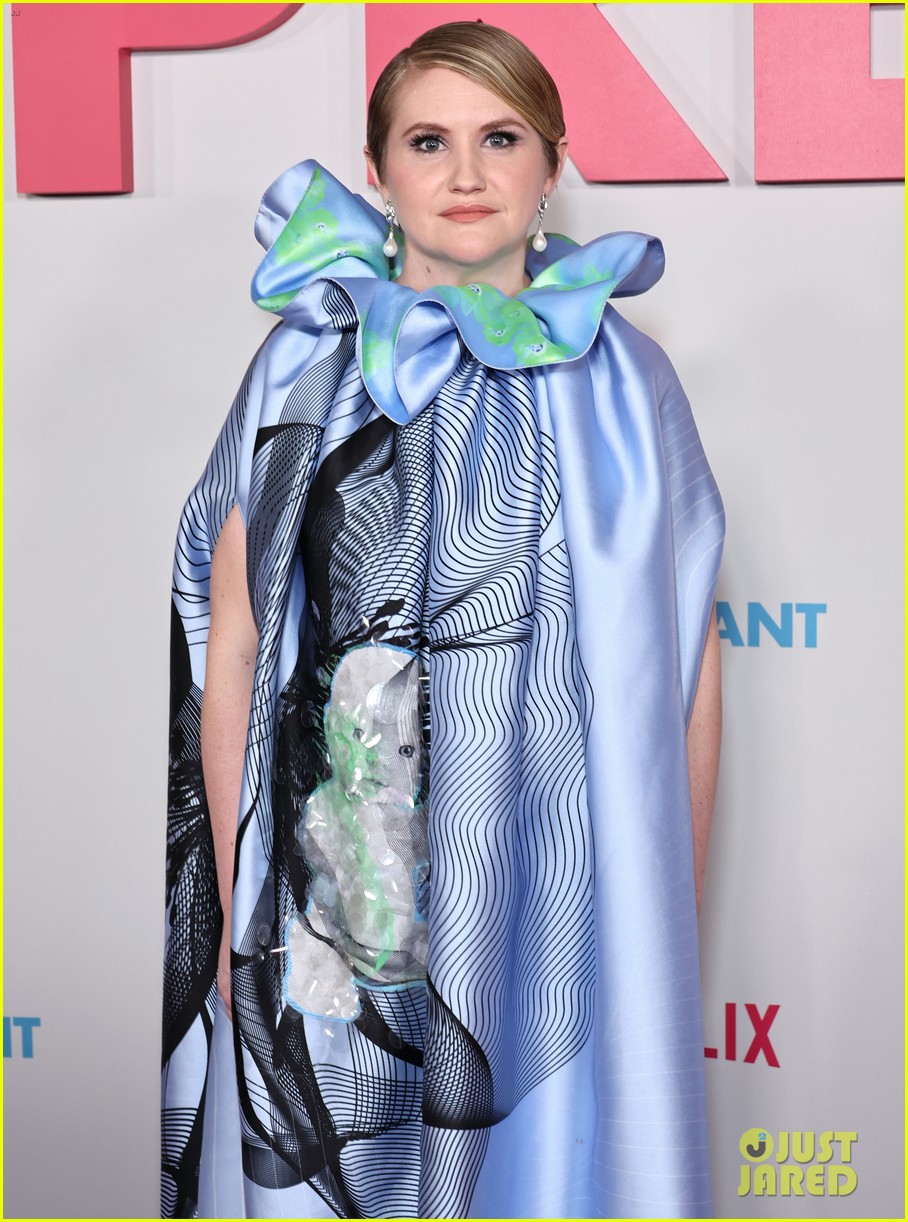 Amy Schumer Attends 'Kinda Pregnant' Red Carpet Premiere with Will ...