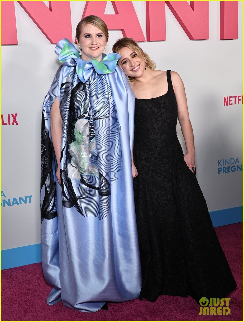 Amy Schumer Attends 'Kinda Pregnant' Red Carpet Premiere with Will ...