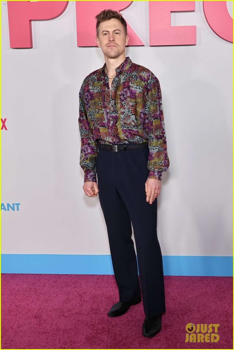 Amy Schumer Attends 'Kinda Pregnant' Red Carpet Premiere with Will ...