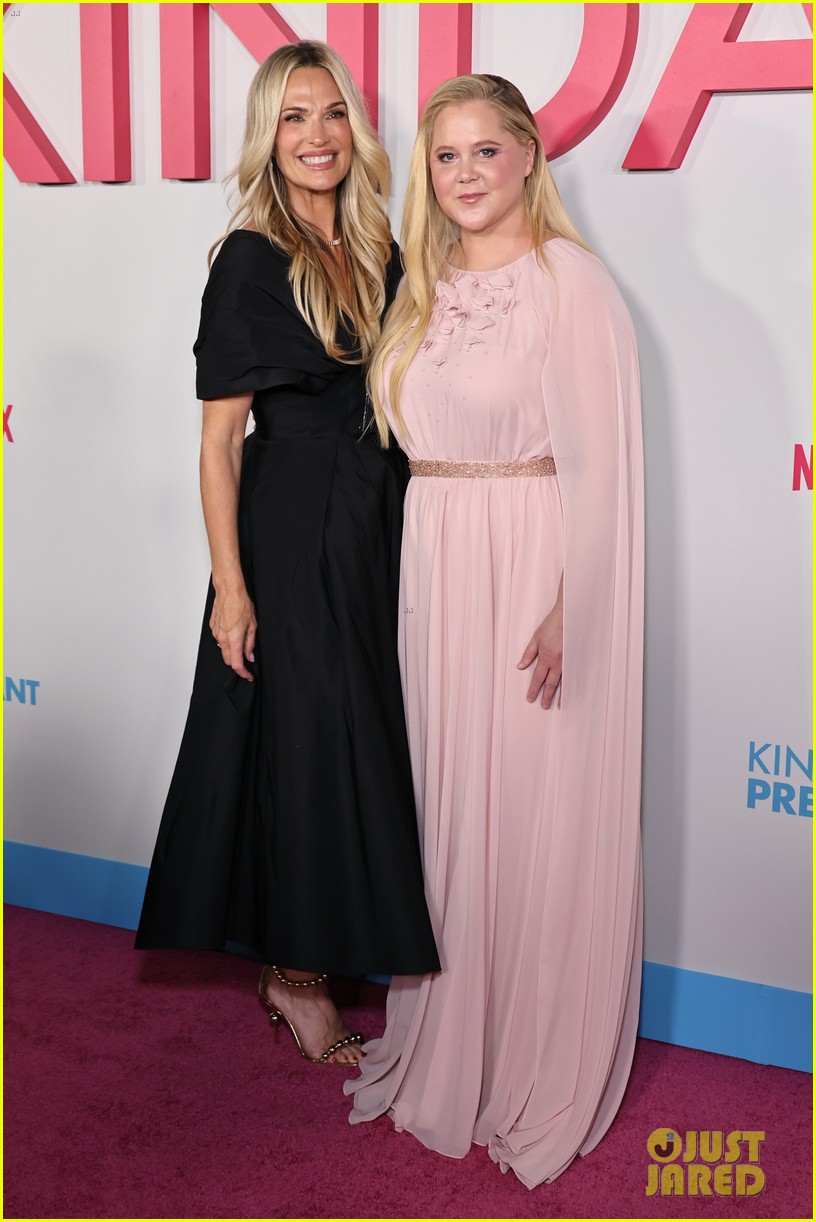 Amy Schumer Attends 'Kinda Pregnant' Red Carpet Premiere with Will ...