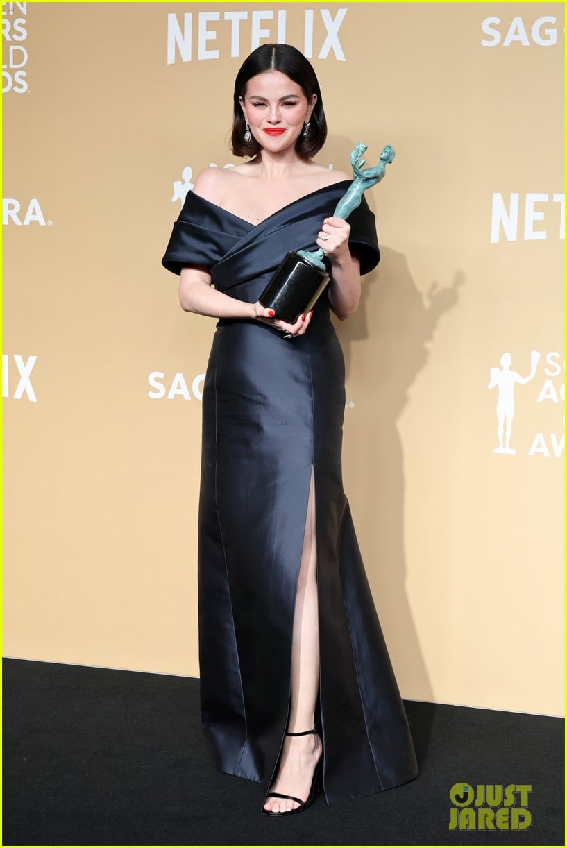 Selena Gomez Was in Complete Shock Over SAG Awards Win & Hoped Someone Else Would Accept for Her ...