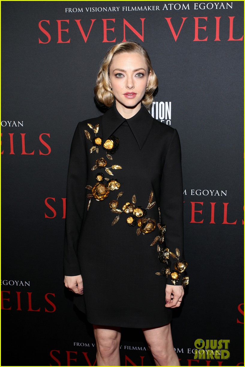 Amanda Seyfried Attends Toronto Premiere of New Thriller 'Seven Veils': Photo 5129600 | Amanda ...