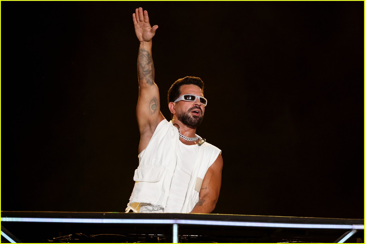 Photo: shakira world tour opening night 2025 13 | Photo 5125471 | Just ...