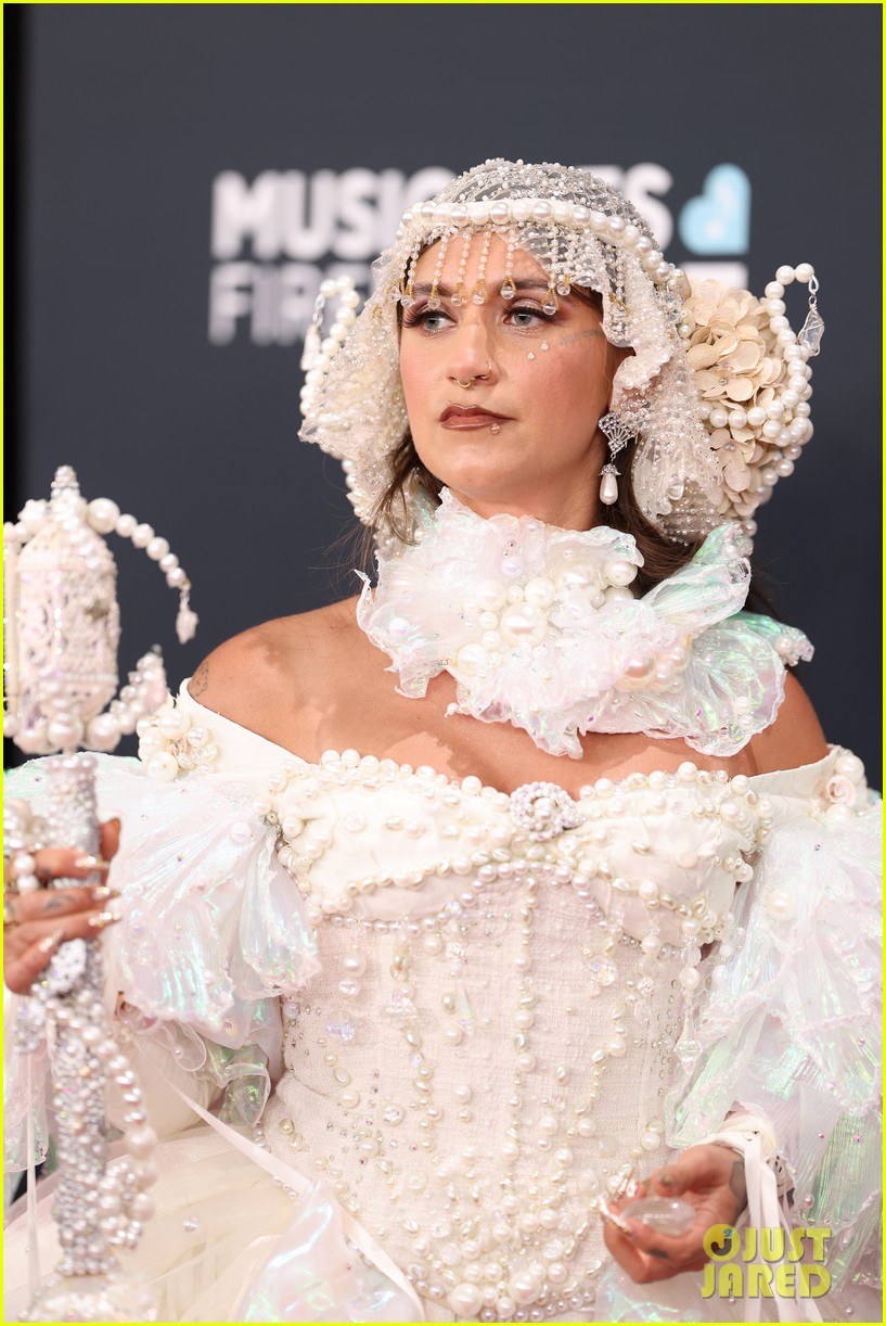 Sierra Ferrell Wins Several Awards at Grammys 2025 Ahead of Main ...